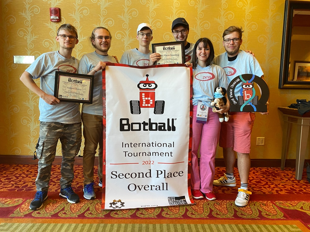 Robotik-Talente holen 10. Weltmeister-Titel – Bote aus der Buckligen Welt